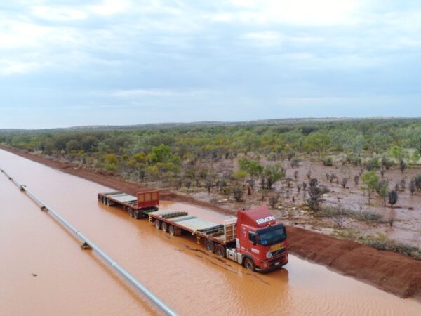 Load Restraint Rubber Strips Secure Pipes for Transport